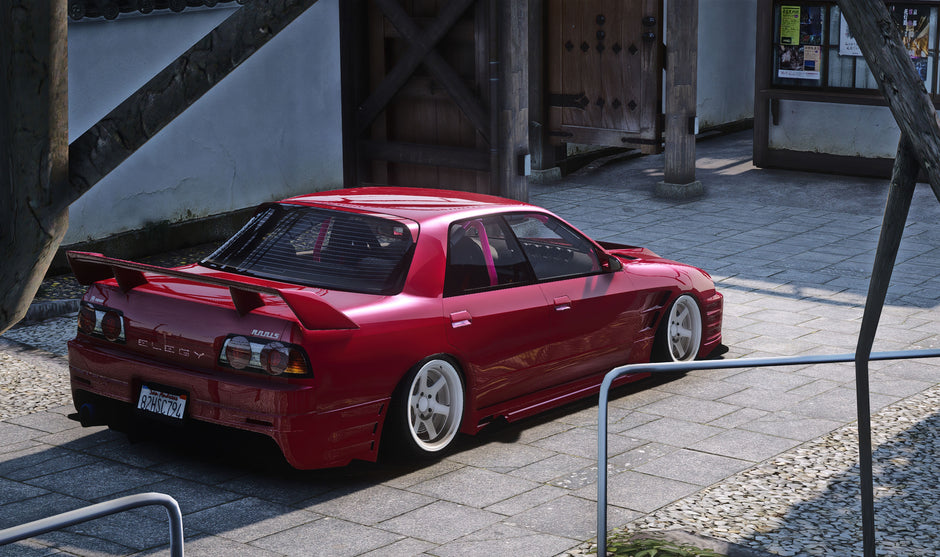 Lore Friendly – The Garage
